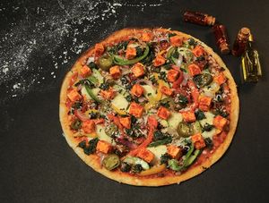 Paprika Paneer Pizza