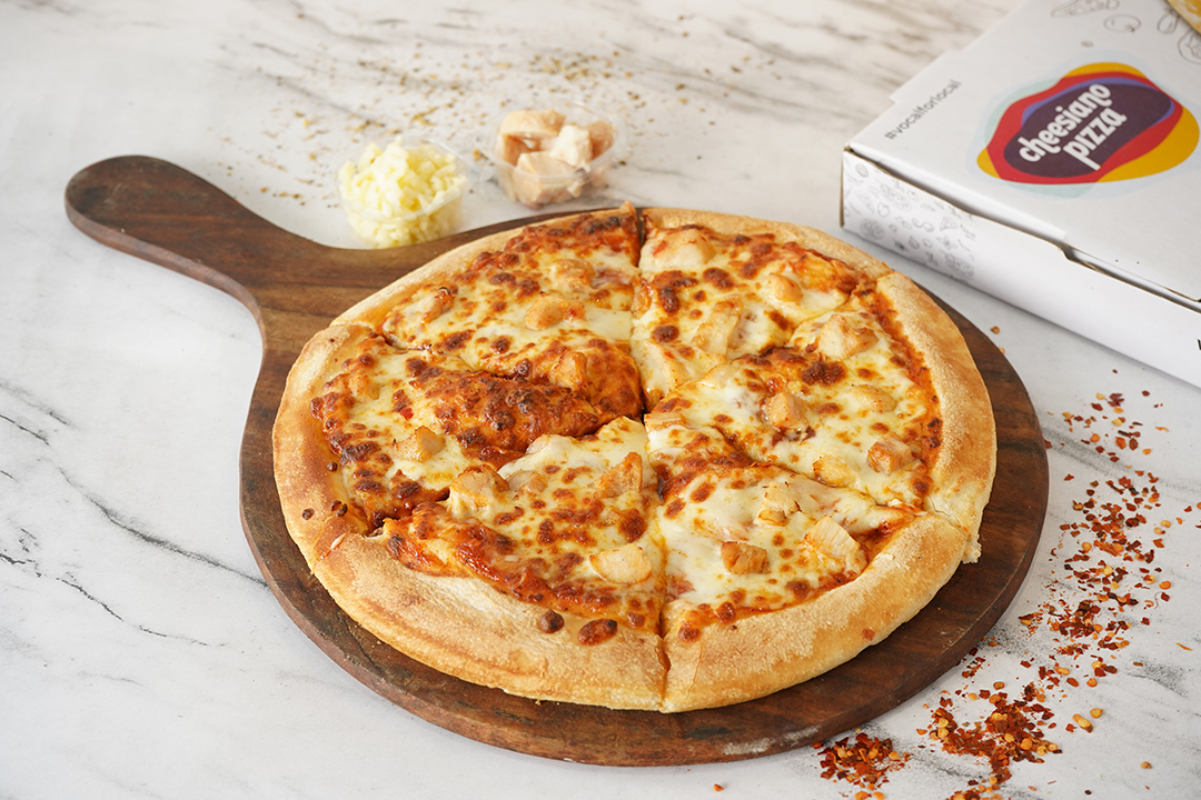 Cheesy Chicken Pizza